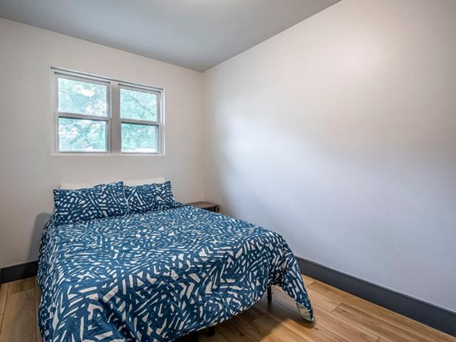 Your Room is Ready! Free High Speed Internet and Utilities INCLUDED!