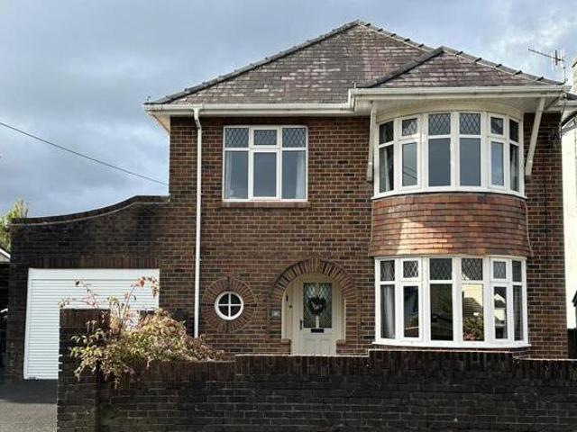 Ynyscedwyn Road, Ystradgynlais, 3 Bedroom Detached