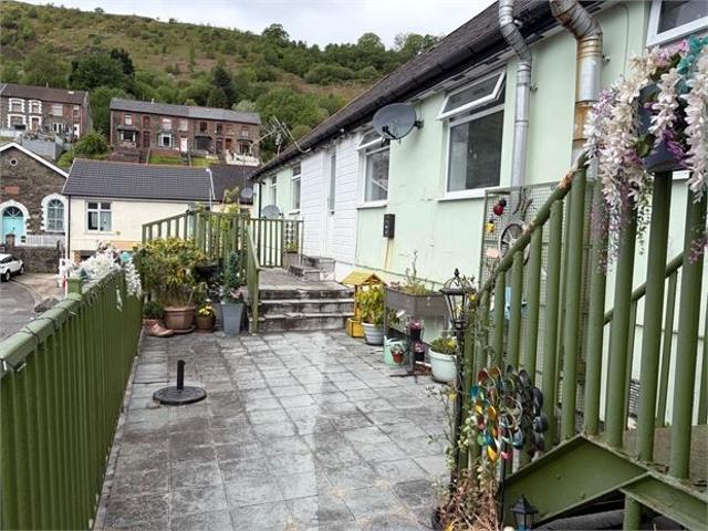 Ynyshir Road, Ynyshir, Porth CF39, 2 bed flat to rent, £750 pcm | PrimeLocation