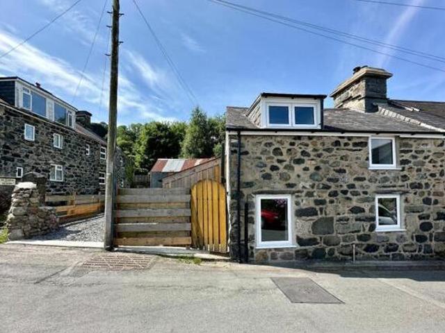 Yr Hen Dy Cwrdd, South Street, 2 Bedroom End