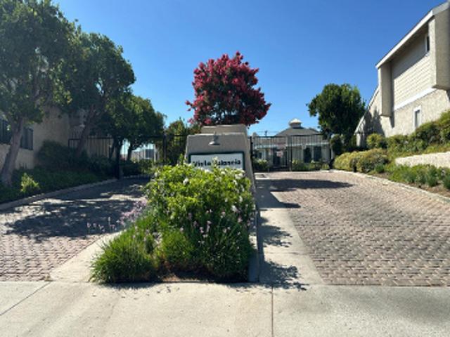 Yvette Ln