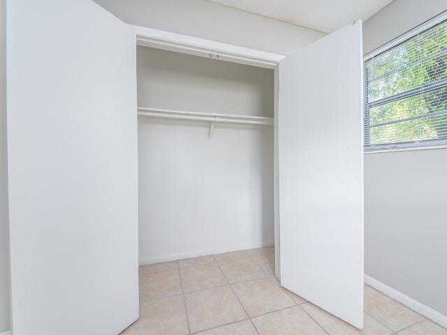 z Magnolia Point 3 Bedroom Apartment for Rent at 7507 Beach Blvd, Jacksonville, FL 32216 Hogan