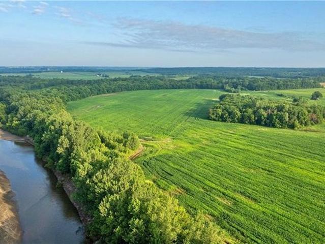 Z Hwy, Pattonsburg, MO 64670