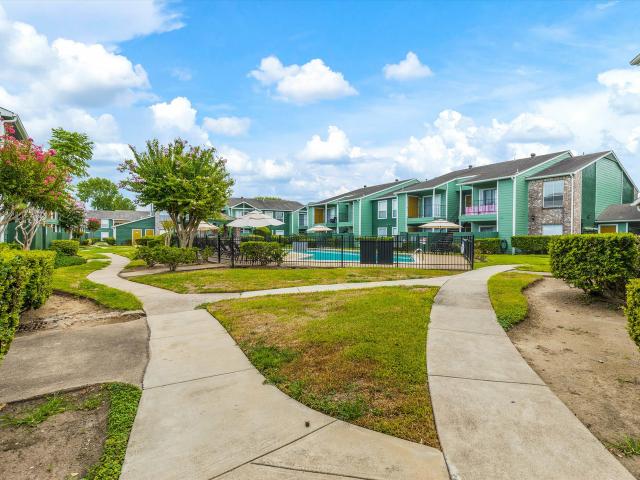 Z Summit 7700 1 Bedroom Apartment for Rent at 7700 W Airport Blvd, Houston, TX 77071 Greater Fondren Southwest