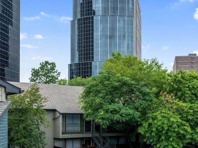 z 050121 Element 1 Bedroom Apartment for Rent at 400 Greens Rd, Houston, TX 77060