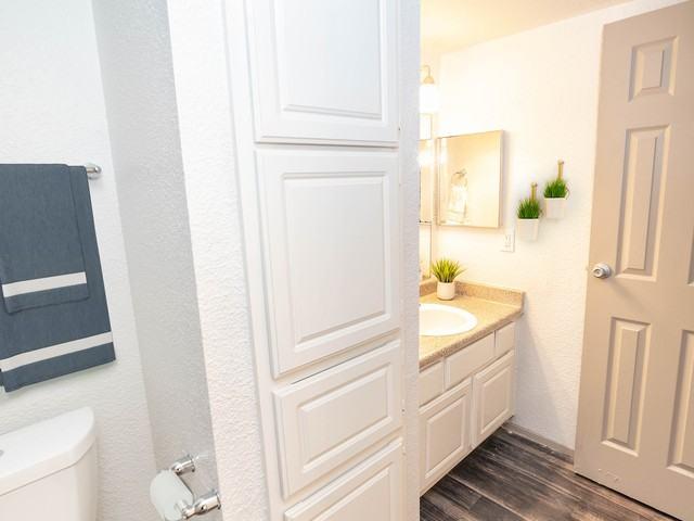 z 050121 Element 1 Bedroom Apartment for Rent at 400 Greens Rd, Houston, TX 77060