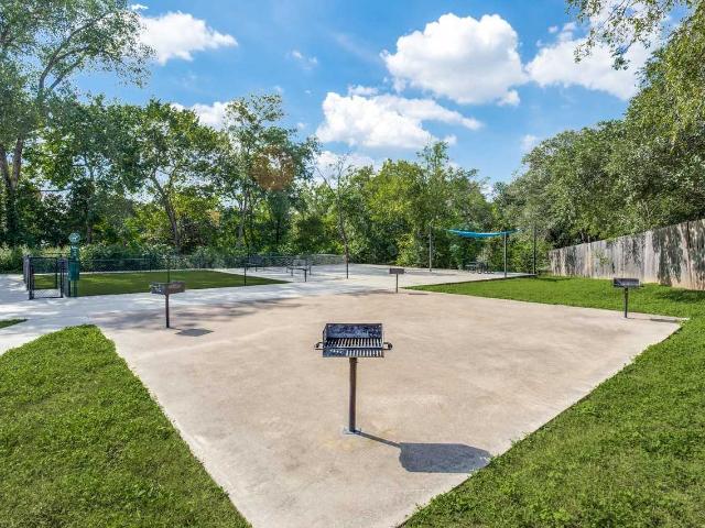 z 060322 Wyndham Pointe 2 Bedroom Apartment for Rent at 708 Quail Wood Ln, Fort Worth, TX 76112 Woodhaven