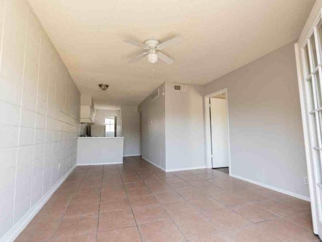 z 071023 Palisades Condominiums 2 Bedroom Apartment for Rent at 311 E 31st St, Austin, TX 78705 North University