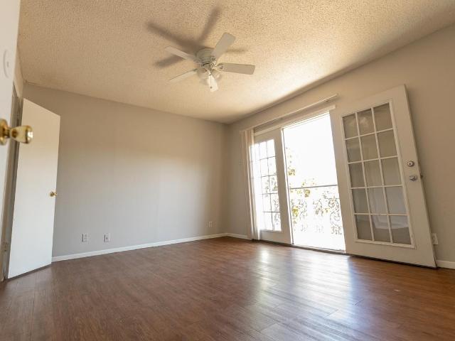 z 071023 Palisades Condominiums 2 Bedroom Apartment for Rent at 311 E 31st St, Austin, TX 78705 North University