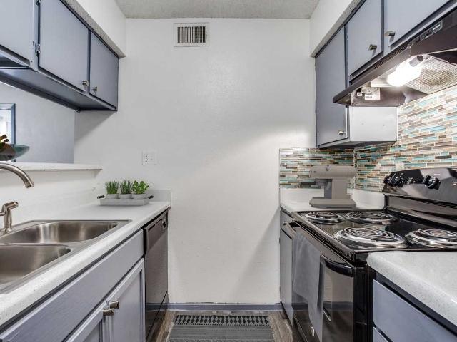 z 071423 Oasis Springs 1 Bedroom Apartment for Rent at 601 Bellaire Dr, Hurst, TX 76053