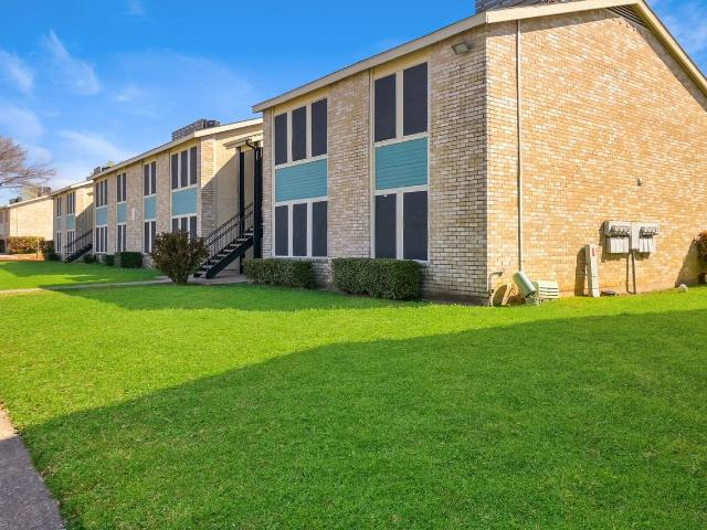 z 071423 Oasis Springs 3 Bedroom Apartment for Rent at 601 Bellaire Dr, Hurst, TX 76053