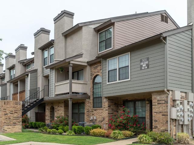 z 090820 Mission Hill 1 Bedroom Apartment for Rent at 525 King George Dr, Fort Worth, TX 76112