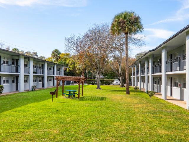 z 030123 Hilltop Apartments 1 Bedroom Apartment for Rent at 464 Brentwood Dr, Daytona Beach, FL 32117