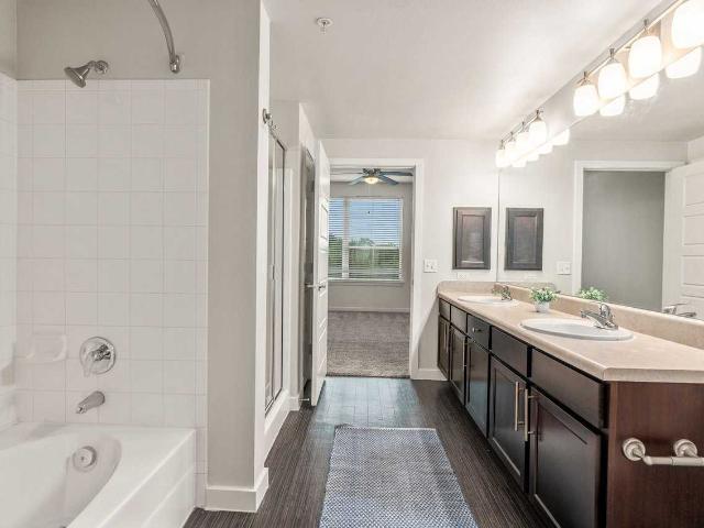 Zang Triangle Studio Apartment for Rent at 390 E Oakenwald St, Dallas, TX 75203