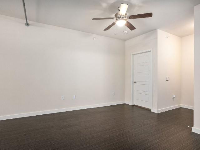 Zang Triangle 1 Bedroom Apartment for Rent at 390 E Oakenwald St, Dallas, TX 75203