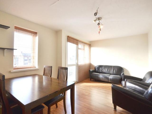 Zangwill Road London SE3 2 bed maisonette to rent £1,800 pcm £415 pw