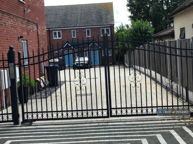 Zahra Court, Hinckley, LE10 2 bed flat to rent £1,150 pcm £265 pw