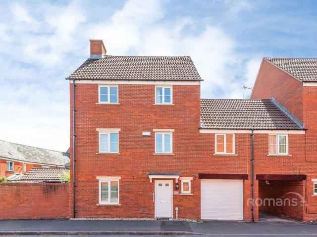 Zakopane Road, Swindon, Wiltshire SN25, 5 bed end terrace house to rent, £1,700 pcm | PrimeLocation