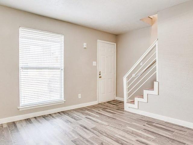 Zen 1 Bedroom Apartment for Rent at 805 S Center St, Arlington, TX 76010 Heart Of Arlington
