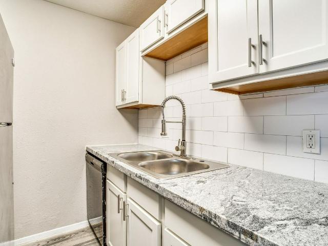 Zen 2 Bedroom Apartment for Rent at 805 S Center St, Arlington, TX 76010 Heart Of Arlington
