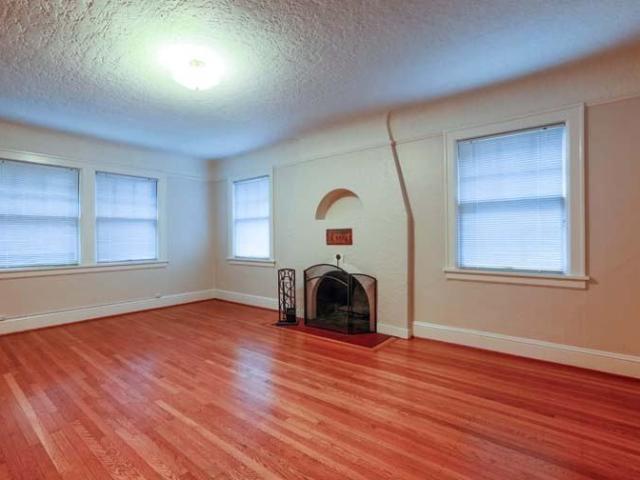 ZENABE COURT APARTMENTS SCHP01 1 Bedroom Apartment for Rent at 708 Nw 20th Ave, Portland, OR 97209 Northwest District