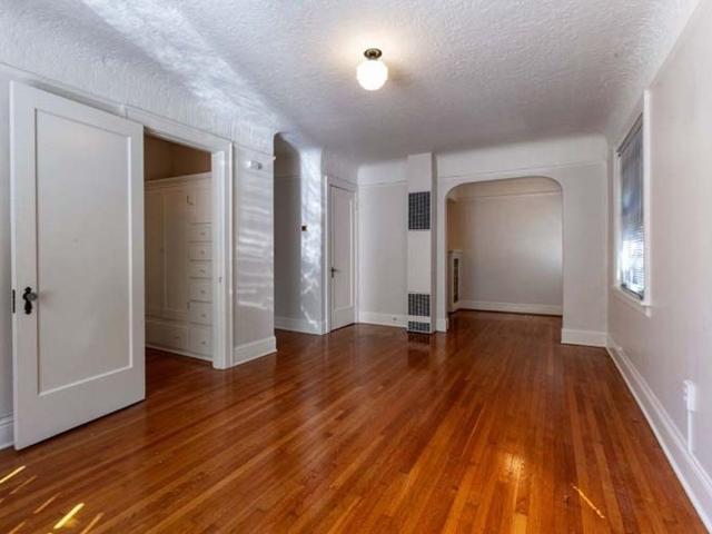 ZENABE COURT APARTMENTS SCHP01 1 Bedroom Apartment for Rent at 708 Nw 20th Ave, Portland, OR 97209 Northwest District