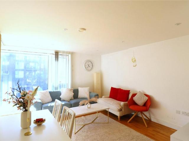 Zenith Close, London NW9 1 bed apartment to rent £1,600 pcm £369 pw