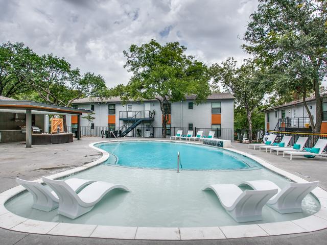 Zeke Apartments 3 Bedroom Apartment for Rent at 1411 Easton Rd, Dallas, TX 75218