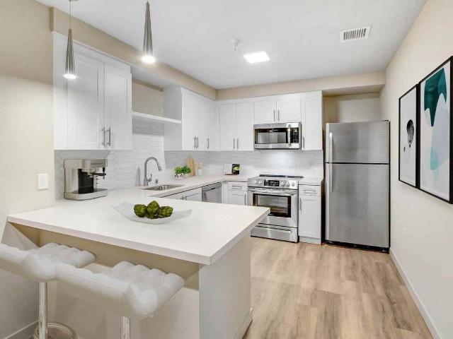 Zephyr Koreatown 2 Bedroom Apartment for Rent at 2847 Leeward Ave, Los Angeles, CA 90005 MacArthur Park