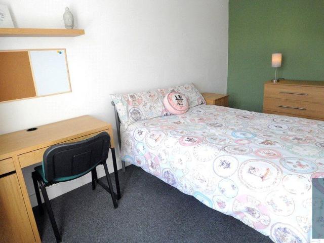 Zetland House, 2 Firth Street, Huddersfield HD1, Room to rent, £375 pcm | PrimeLocation