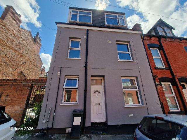Zetland Place, Leeds LS8, 3 bed terraced house to rent, £980 pcm | PrimeLocation