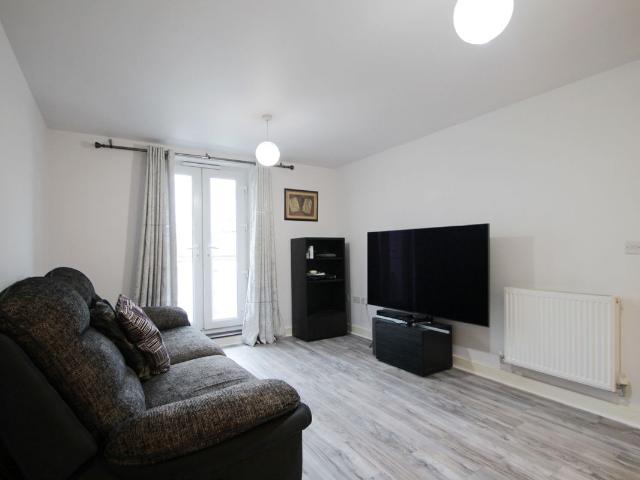 Zeus Court, Fairfield Road, Yiewsley UB7, 2 bed flat to rent, £1,750 pcm | PrimeLocation