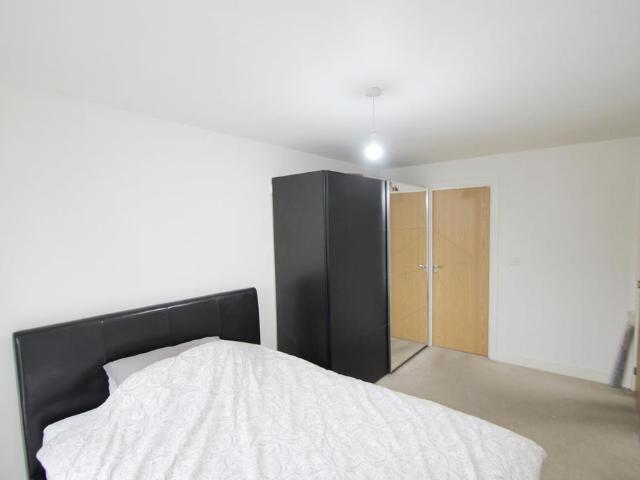 Zeus Court, Fairfield Road, Yiewsley. 2 bed flat to rent £1,750 pcm £404 pw