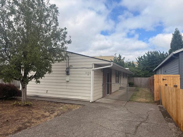 ZhH1600 A & B 1 Bedroom Apartment for Rent at 1600 Se 168th Ave, Vancouver, WA 98683 Bennington