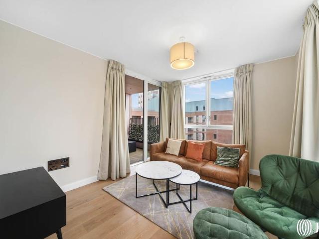 Zinc Street London E15 3 bed flat to rent £2,950 pcm £681 pw