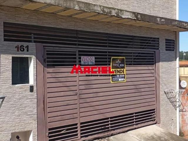 Zona Sul, assobradada, 3 dm, suite, armarios