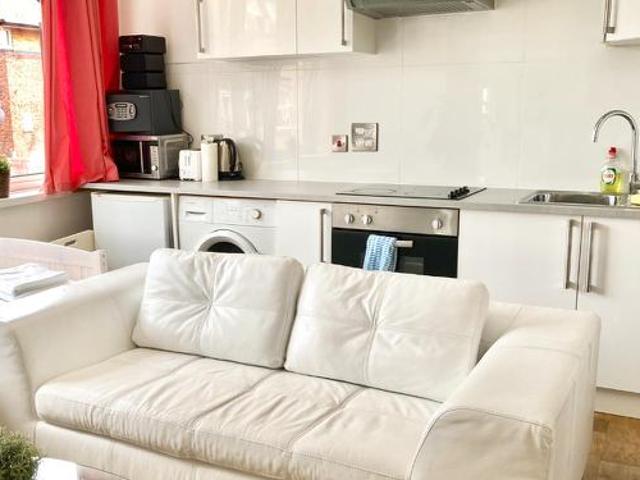 ZoNE1/1Bed/Bills inc/ 10Min Wlk Whitechapel Stn