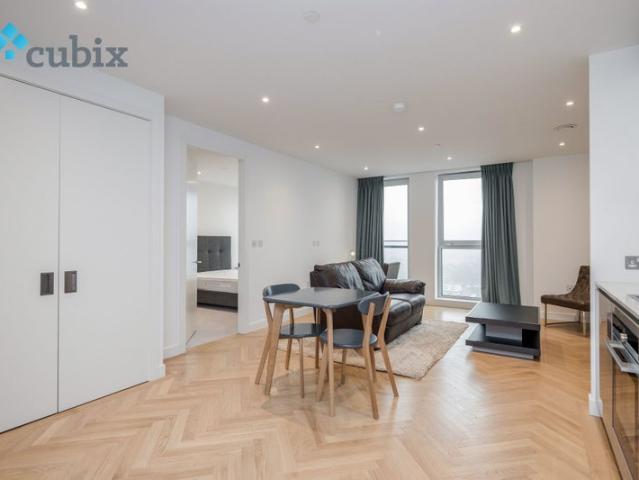 Zone 1 high spec apartment with cinema and gym