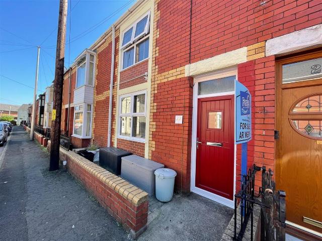 Zoar Avenue, Maesteg CF34, 2 bed terraced house to rent, £695 pcm | PrimeLocation