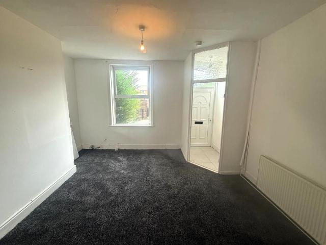 Zoar Street, Morley, Leeds LS27, 2 bed terraced house to rent, £625 pcm | PrimeLocation