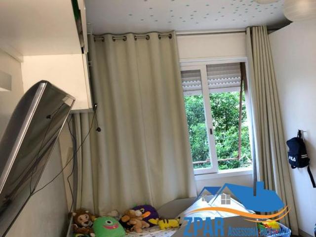 ZPAR IMÓVEIS VENDE, apartamento semi mobiliado no bairro Medianeira