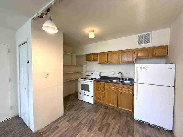 A0432 Kirkland Apts 1 Bedroom Apartment for Rent at 2126 E 7th St, Charlotte, NC 28204 Elizabeth