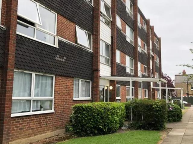 A1004, London, N14 6EN, United Kingdom | 2 bed apartment for rent #167247305 | Rentberry