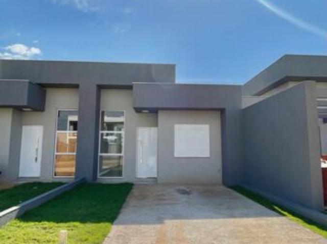 A1301 – Casa geminada 2 dormitórios