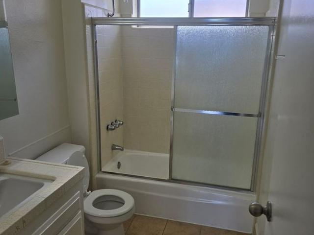 A7U 1 Bedroom Apartment for Rent at 308 W Queen St, Inglewood, CA 90301
