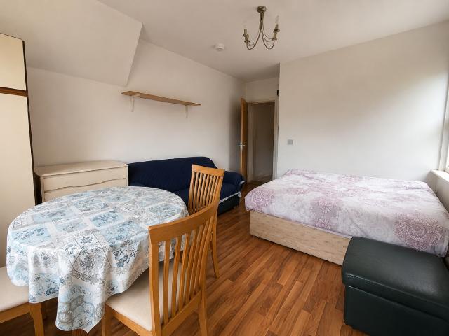 A Myddleton Road, London N22, Studio to rent, £1,000 pcm | PrimeLocation