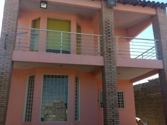 A&M IMOVEIS VENDE OTIMA CASA NO CONDOMINIO VALE DAS ACACIAS