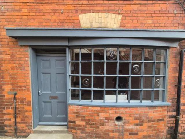 A Market Street, Spilsby, High Street Retail