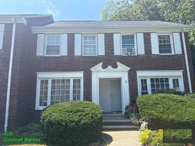 A Meadowbrook Pl