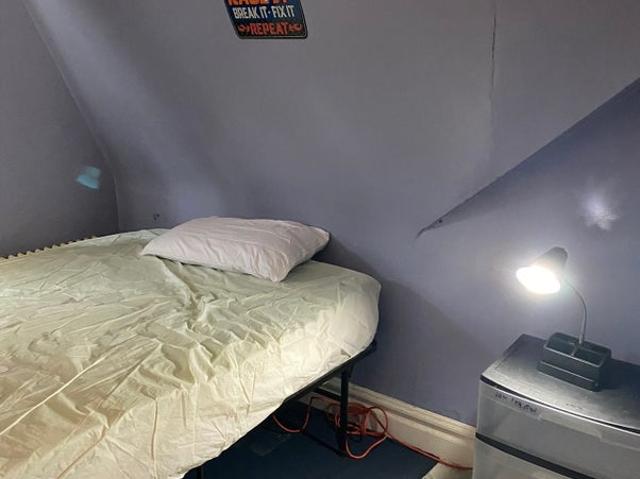 A medium size room with a window